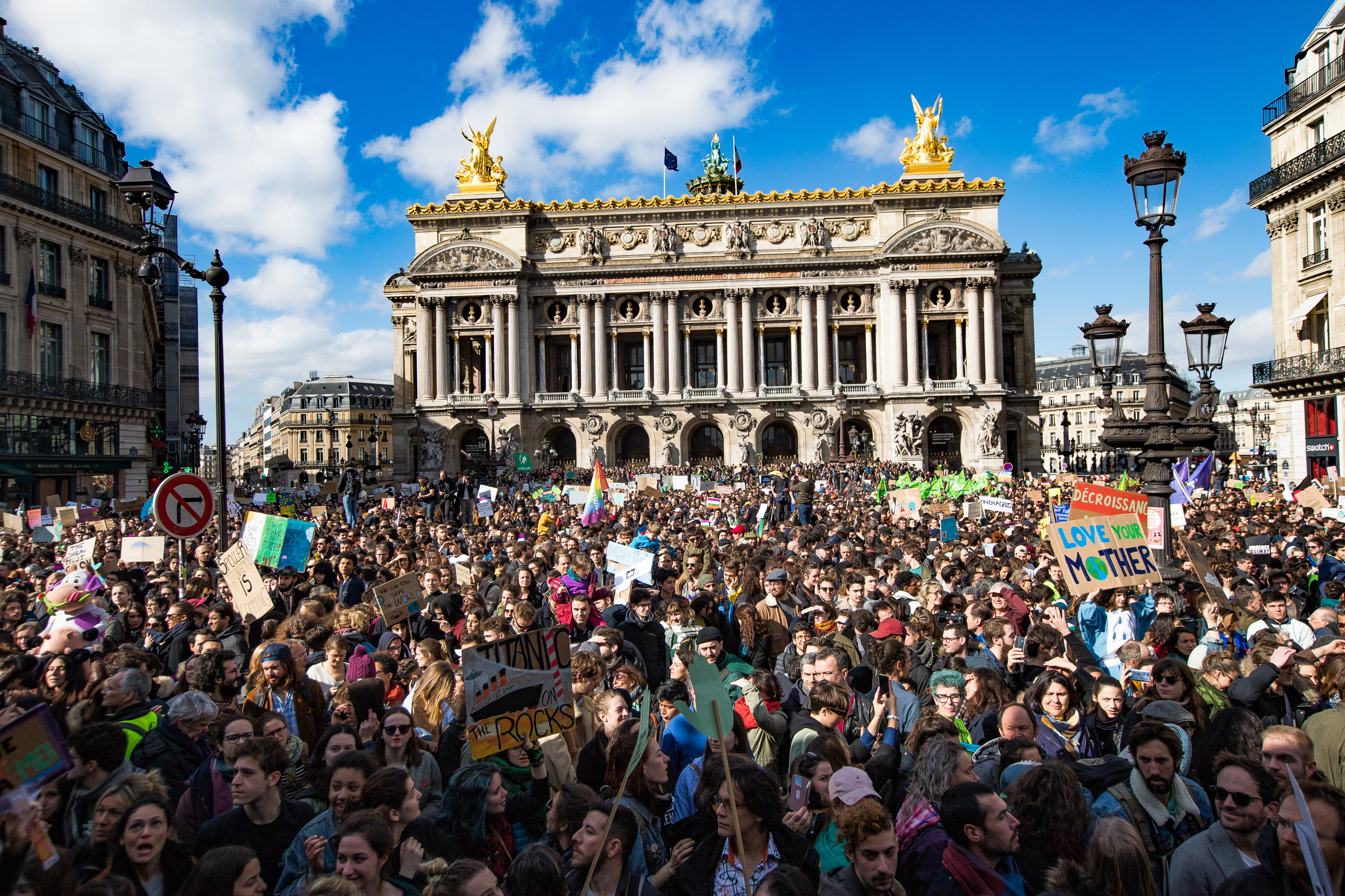 «Marche du Siècle» : le char Rave 4 Climate a rassemblé la scène ...