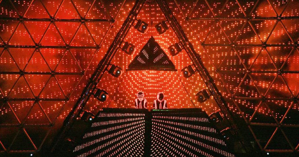 Back to 2007 : revivez le show ‘Alive’ de Daft Punk complet avec cette ...