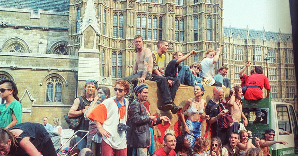 20 photos qui capturent l’esprit des premières heures de la rave ...