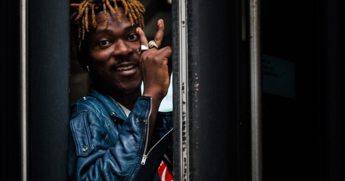 Le Congolais Pierre Kwenders rend hommage à Douk Saga, le parrain du ...